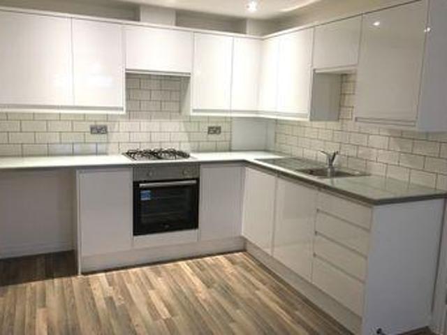 3 Bedrooms Flat for rent in Boundary Road, Hove BN3
