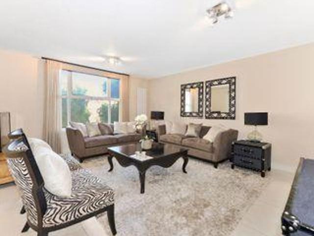 3 Bedrooms Flat for rent in Boydell Court, St John Wood Park, London NW8