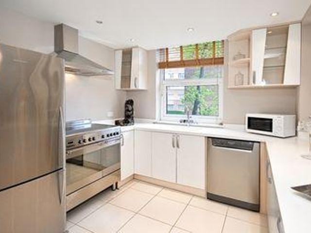 3 Bedrooms Flat for rent in Boydell Court, St Johns´s Wood Park NW8