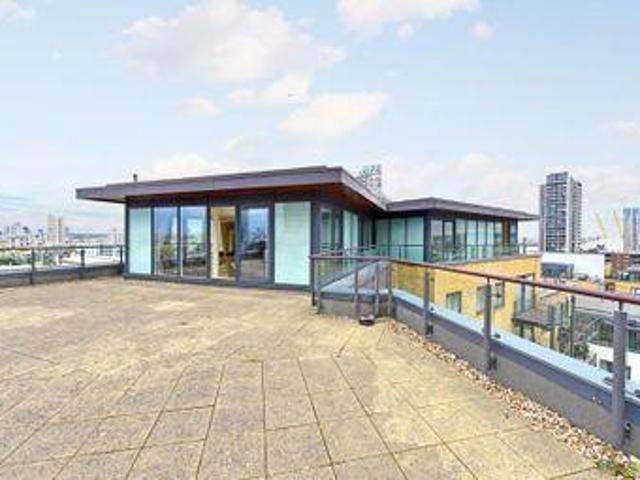 3 Bedrooms Flat for rent in Boardwalk Place, London E14