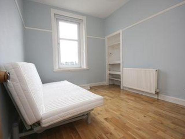 3 Bedrooms Flat for rent in Bonnington Avenue, Edinburgh EH6