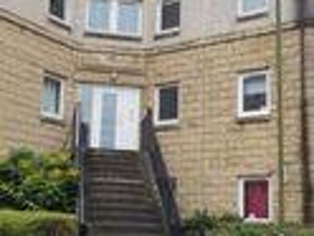 3 Bedrooms Flat for rent in Bonnington Gait, Edinburgh EH6