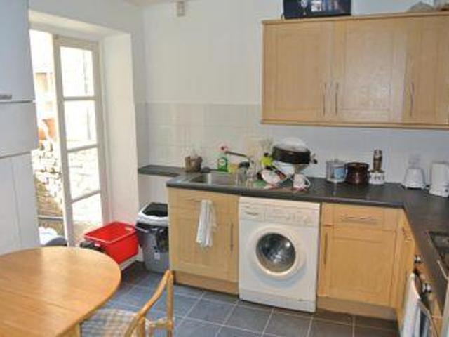 3 Bedrooms Flat for rent in Bonnington Square, London SW8