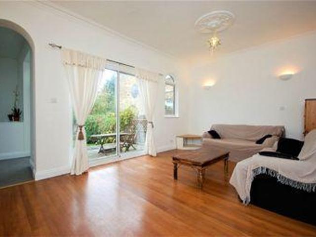 3 Bedrooms Flat for rent in Bathurst Gardens, Kensal Rise, London NW10
