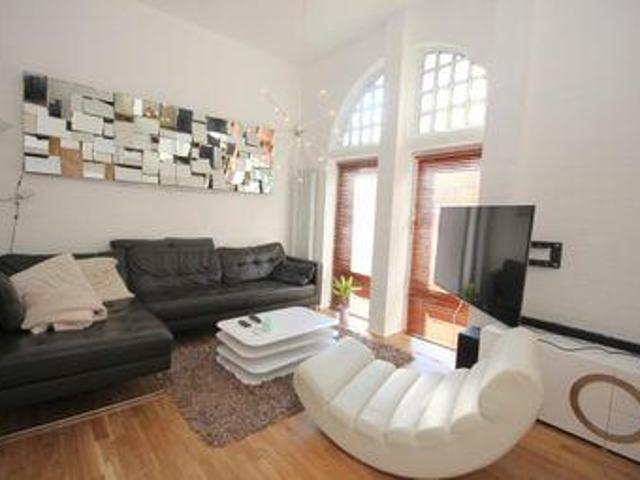 3 Bedrooms Flat for rent in Bathway, Magistrates Court, Woolwich, London SE18