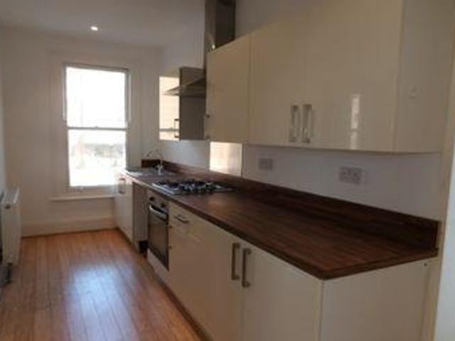 3 Bedrooms Flat for rent in Baxter Avenue, Southend On Sea SS2