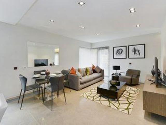 3 Bedrooms Flat for rent in Babmaes Street, St James SW1Y