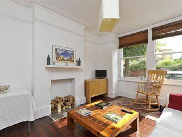 3 Bedrooms Flat for rent in Badminton Road, London SW12
