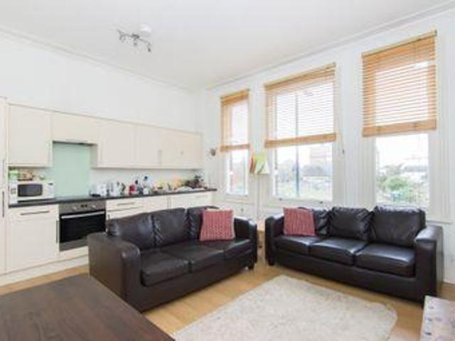 3 Bedrooms Flat for rent in Balham Hill, London SW12