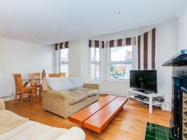 3 Bedrooms Flat for rent in Ballater Road, London SW2