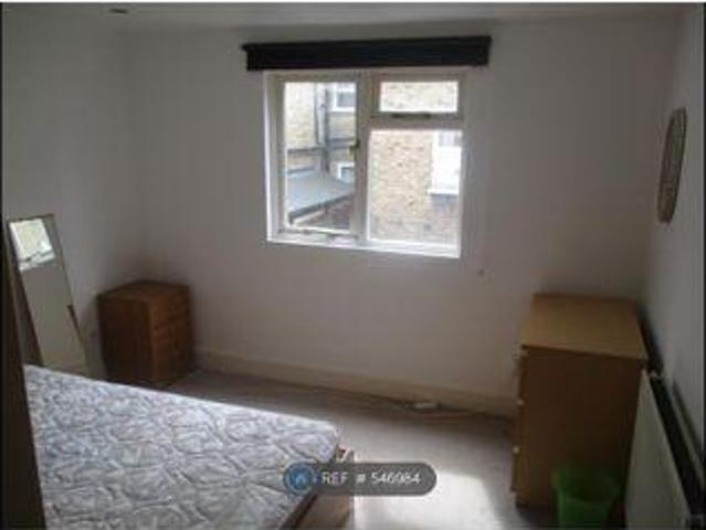 3 Bedrooms Flat for rent in Ballater Road, London SW2