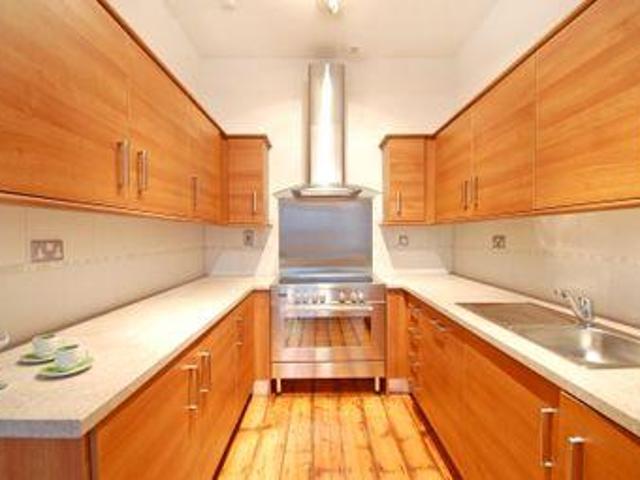 3 Bedrooms Flat for rent in Barck Church Lane, Liverpool Street E1