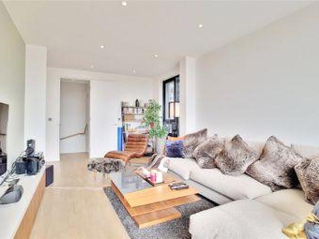 3 Bedrooms Flat for rent in Bardsley Lane, London SE10
