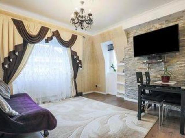 3 Bedrooms Flat for rent in Barnfield Gardens, London SE18