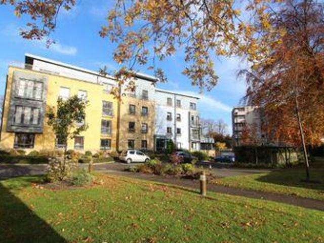 3 Bedrooms Flat for rent in Barnton Grove, Barnton, Edinburgh EH4
