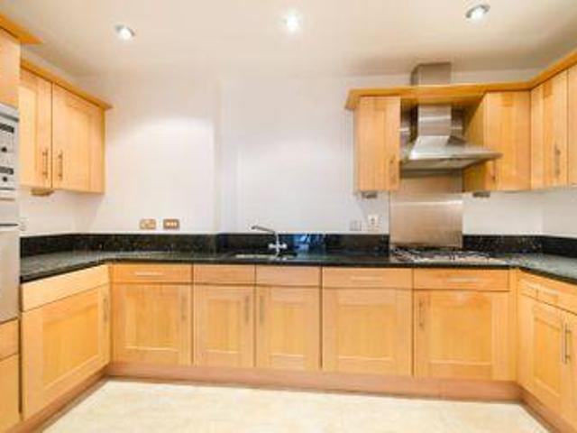 3 Bedrooms Flat for rent in Beckford Close, Kensington W14