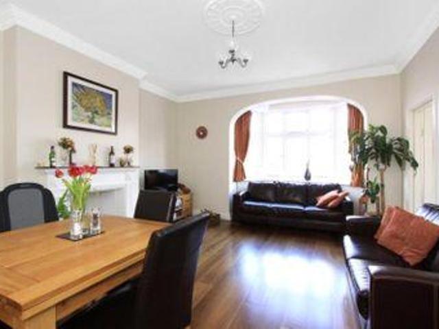 3 Bedrooms Flat for rent in Becmead Avenue, London SW16