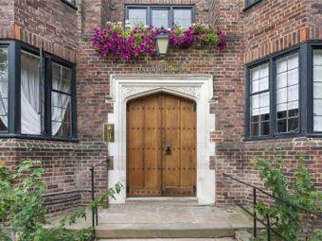 3 Bedrooms Flat for rent in Bede House, Manor Fields, London SW15
