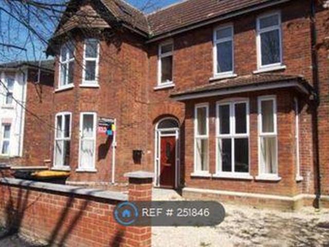 3 Bedrooms Flat for rent in Bedfordshire, Bedford MK40