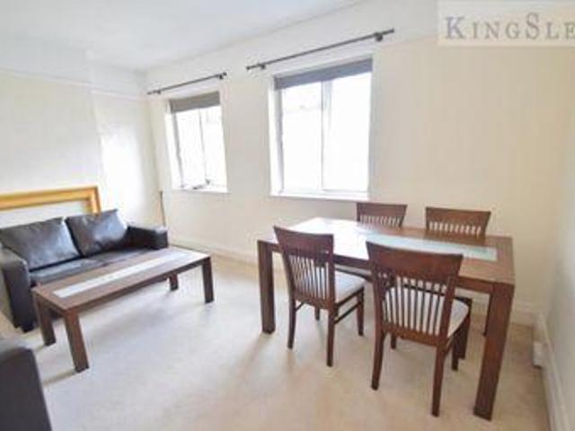 3 Bedrooms Flat for rent in Beechcroft Avenue, London NW11