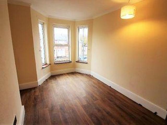 3 Bedrooms Flat for rent in Belgrave Road, Ilford IG1
