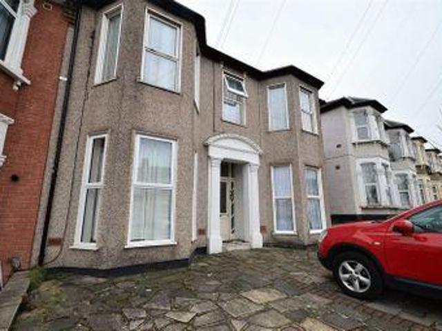 3 Bedrooms Flat for rent in Belgrave Road, Ilford IG1