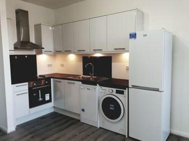 3 Bedrooms Flat for rent in Bell Lane, Hendon NW4