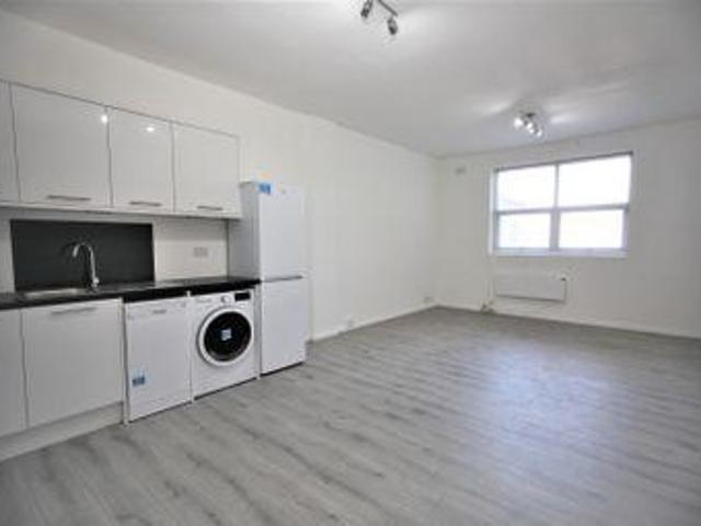 3 Bedrooms Flat for rent in Bell Lane, Hendon NW4