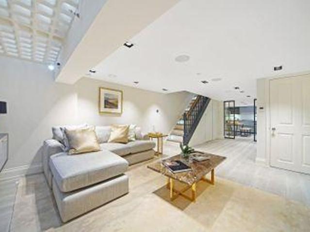 3 Bedrooms Flat for rent in Bell Street, London NW1