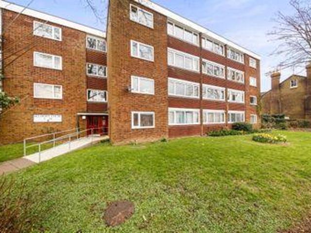 3 Bedrooms Flat for rent in Belmont Hill, St.Albans AL1