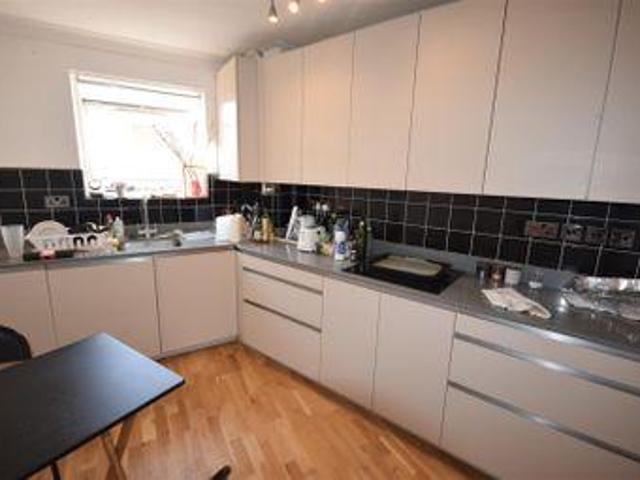3 Bedrooms Flat for rent in Belsize Road, London NW6