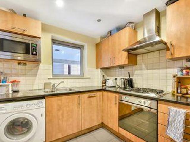 3 Bedrooms Flat for rent in Benwell Road, London N7