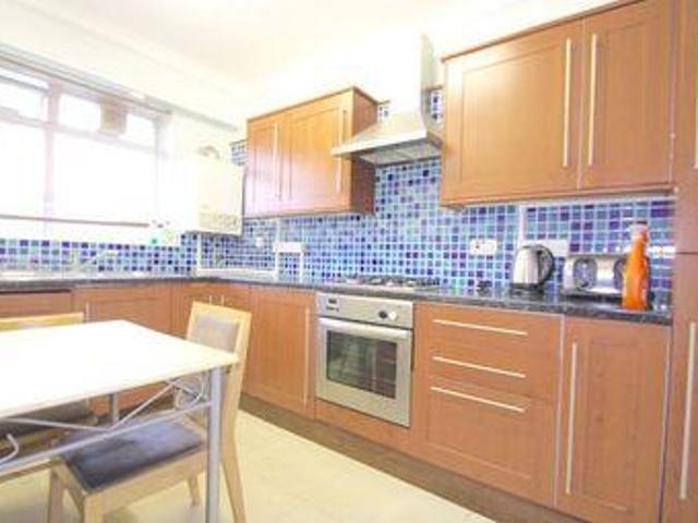 3 Bedrooms Flat for rent in Bessemer, Rochester Square NW1