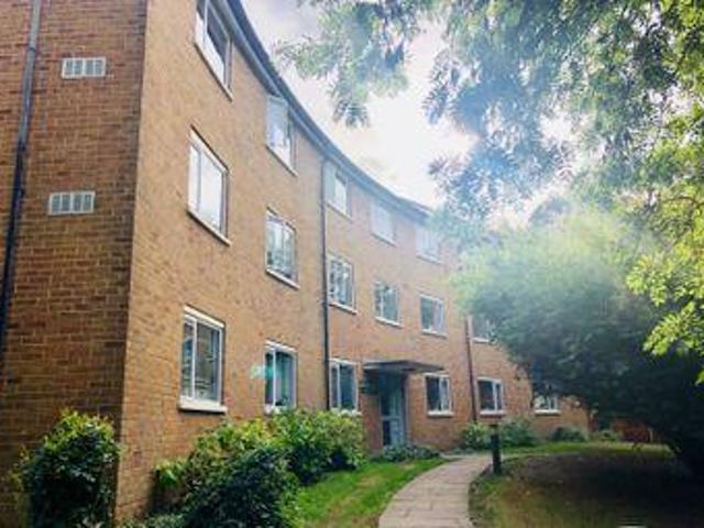 3 Bedrooms Flat for rent in Bishops Court, Radcliffe Road, Croydon CR0