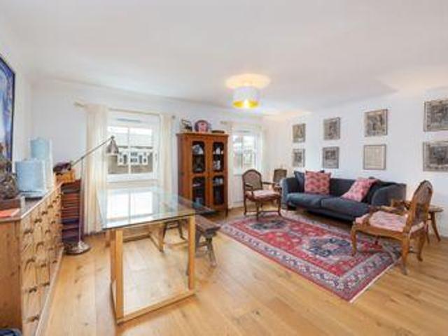 3 Bedrooms Flat for rent in Blythe Road, London W14