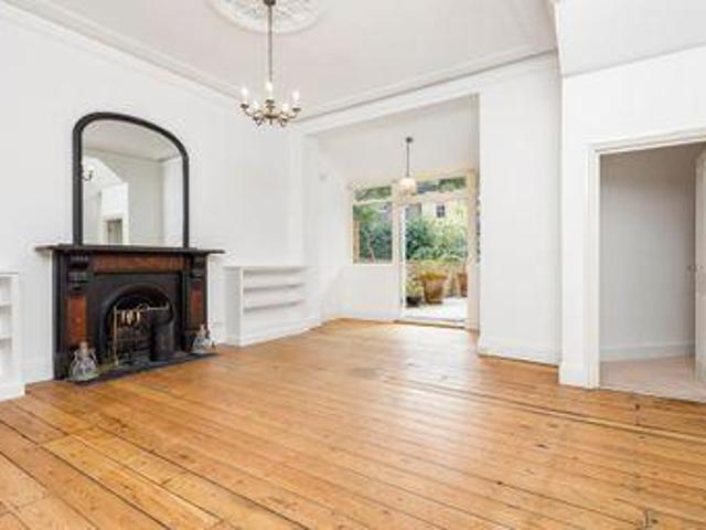 3 Bedrooms Flat for rent in Blythe Road, London W14