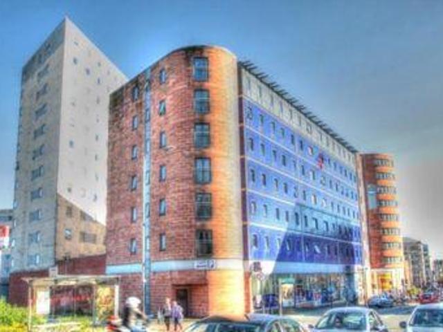 3 Bedrooms Flat for rent in Blackfriars Road, Glasgow G1
