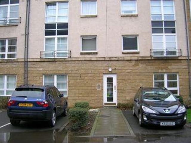 3 Bedrooms Flat for rent in Blandfield, Edinburgh EH7