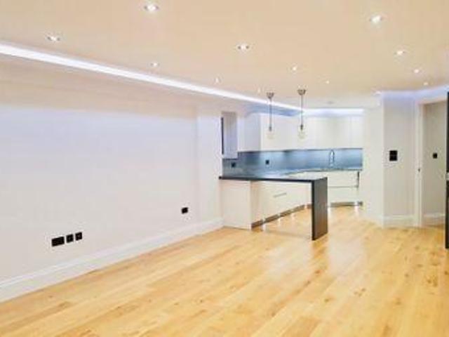 3 Bedrooms Flat for rent in Blazer Court, London NW8