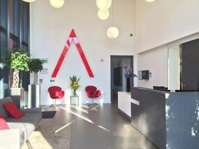 3 Bedrooms Flat for rent in Block C Alto, Sillavan Way, Salford M3