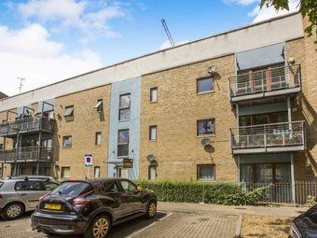 3 Bedrooms Flat for rent in Brabazon Street, London E14