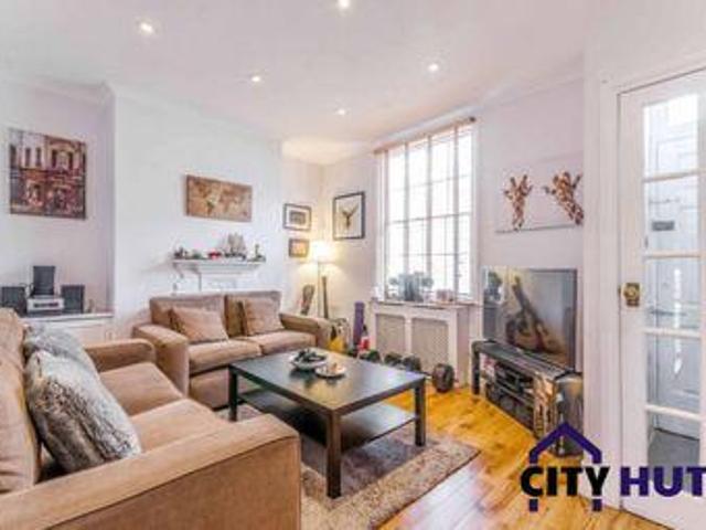 3 Bedrooms Flat for rent in Bramham Gardens, London SW5