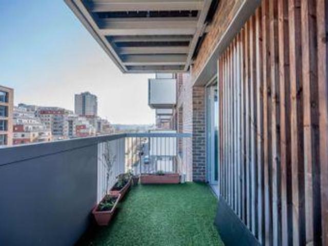 3 Bedrooms Flat for rent in Bramwell Way, London E16