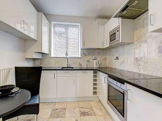 3 Bedrooms Flat for rent in Brickbarn Close, Kings Road SW10