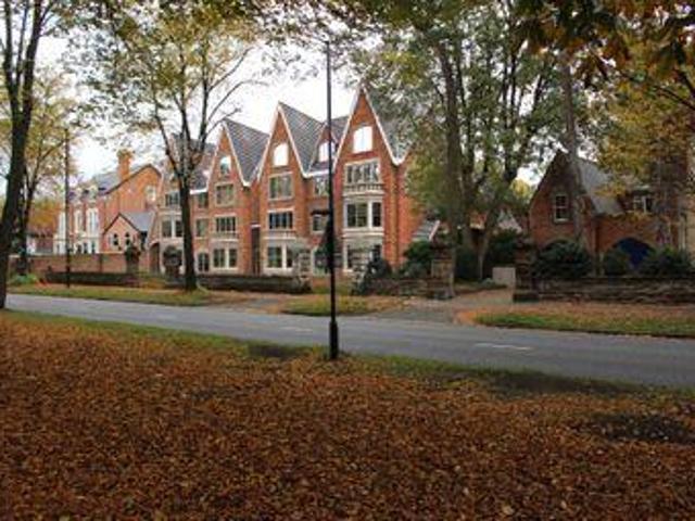 3 Bedrooms Flat for rent in Bristol Road, Edgbaston, Birmingham B5