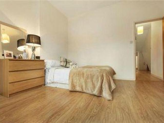 3 Bedrooms Flat for rent in Brixton Hill, London SW2