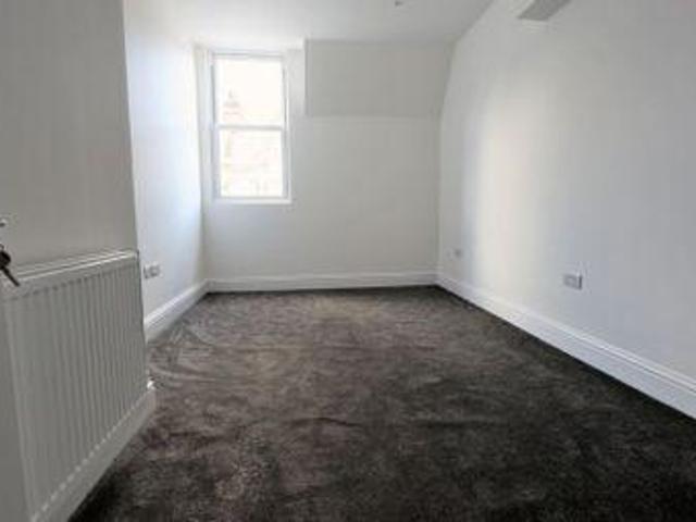 3 Bedrooms Flat for rent in Broadway Parade, London N8