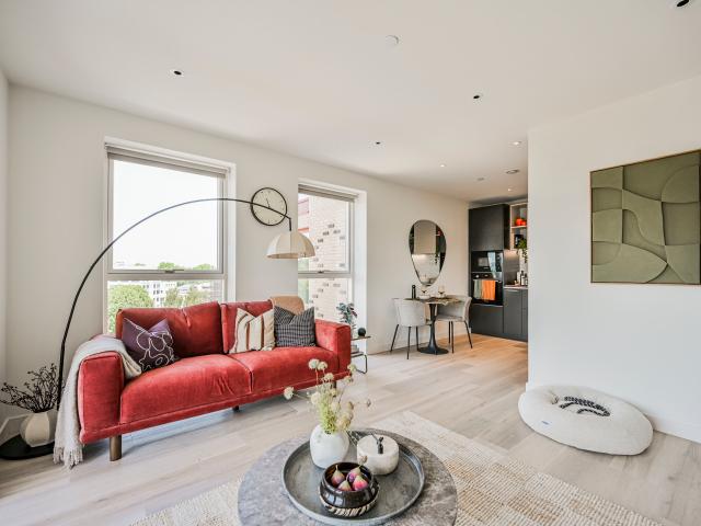 3 Bedrooms Flat for Rent in Brook Road | Foxtons