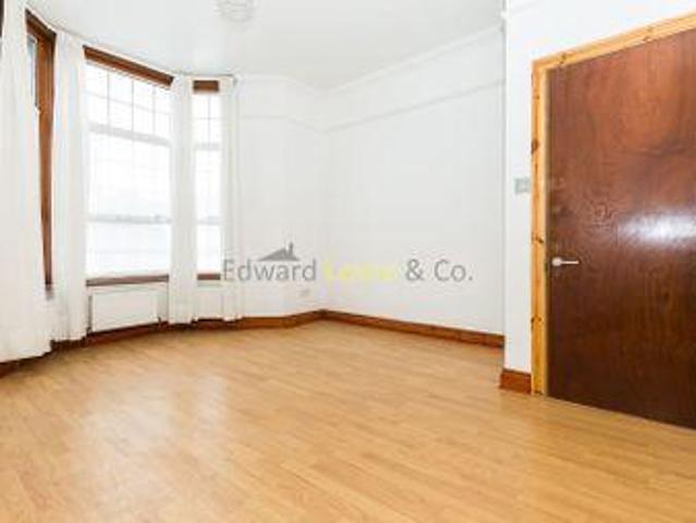 3 Bedrooms Flat for rent in Brooke Road, London N16