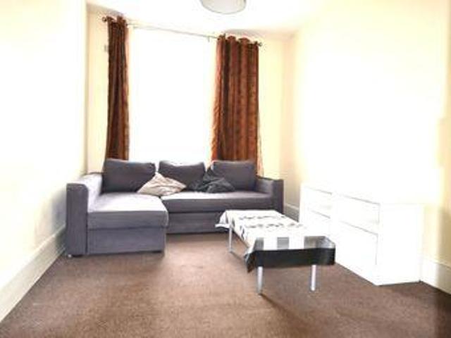 3 Bedrooms Flat for rent in Brooke Road, Show, London E5